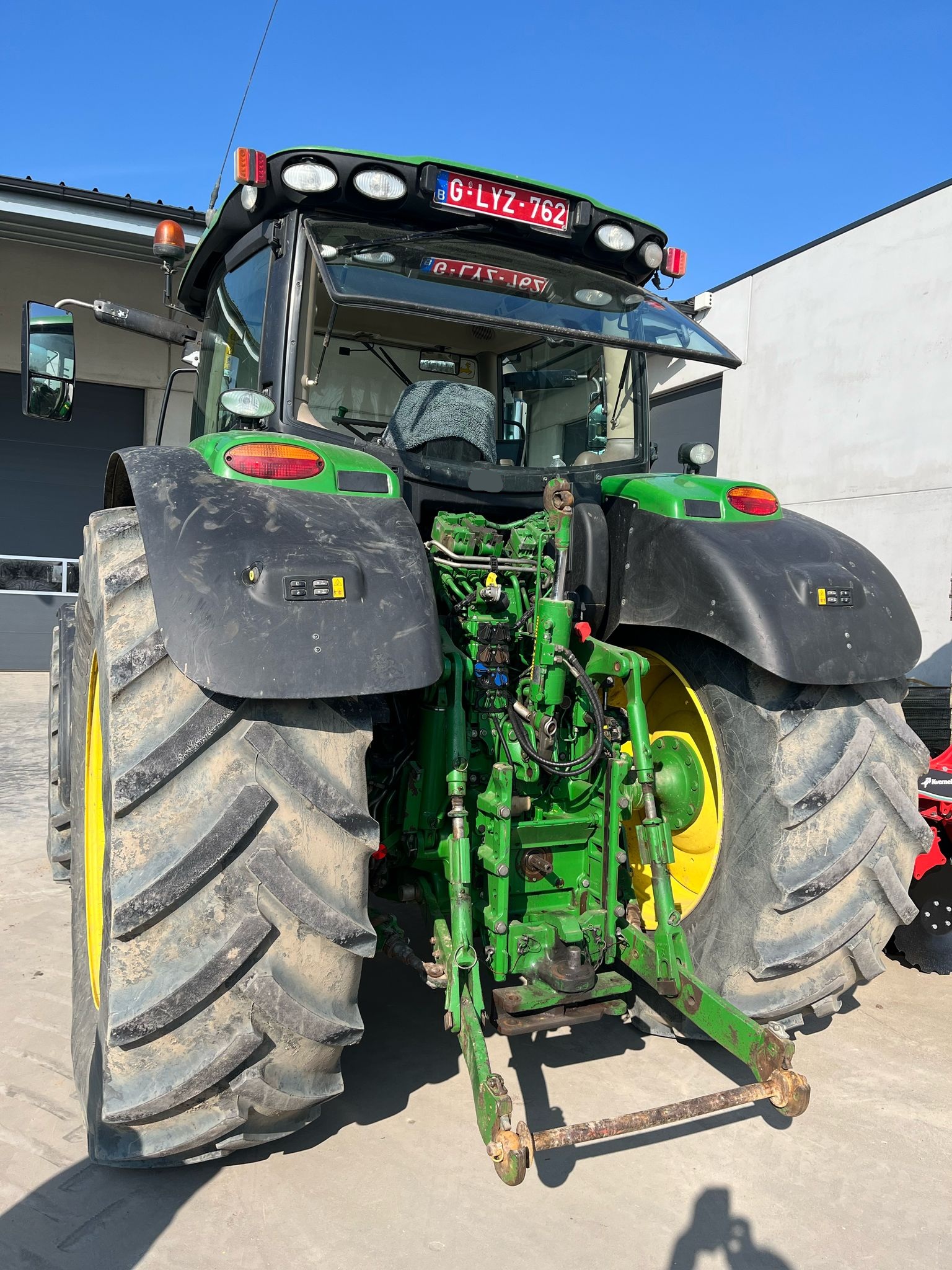 John Deere 6215R | Deroo landbouwmachines